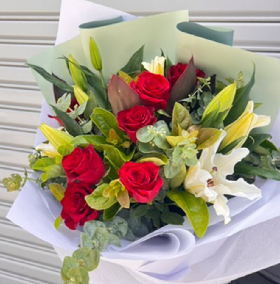 Luxury & Fresh Flowers | Same-Day Delivery & Tracking – ROSE & CO