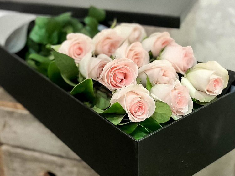 Luxury & Fresh Flowers | Same-Day Delivery & Tracking – ROSE & CO